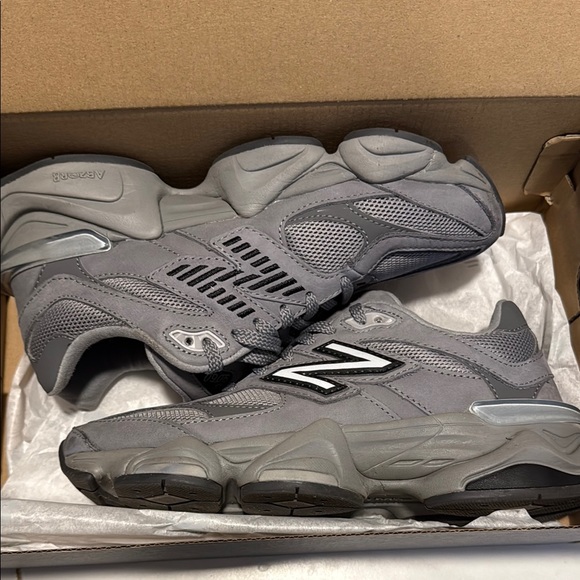 New Balance | Shoes | New Balance Gray Sneakers With Chunky Silhouette ...